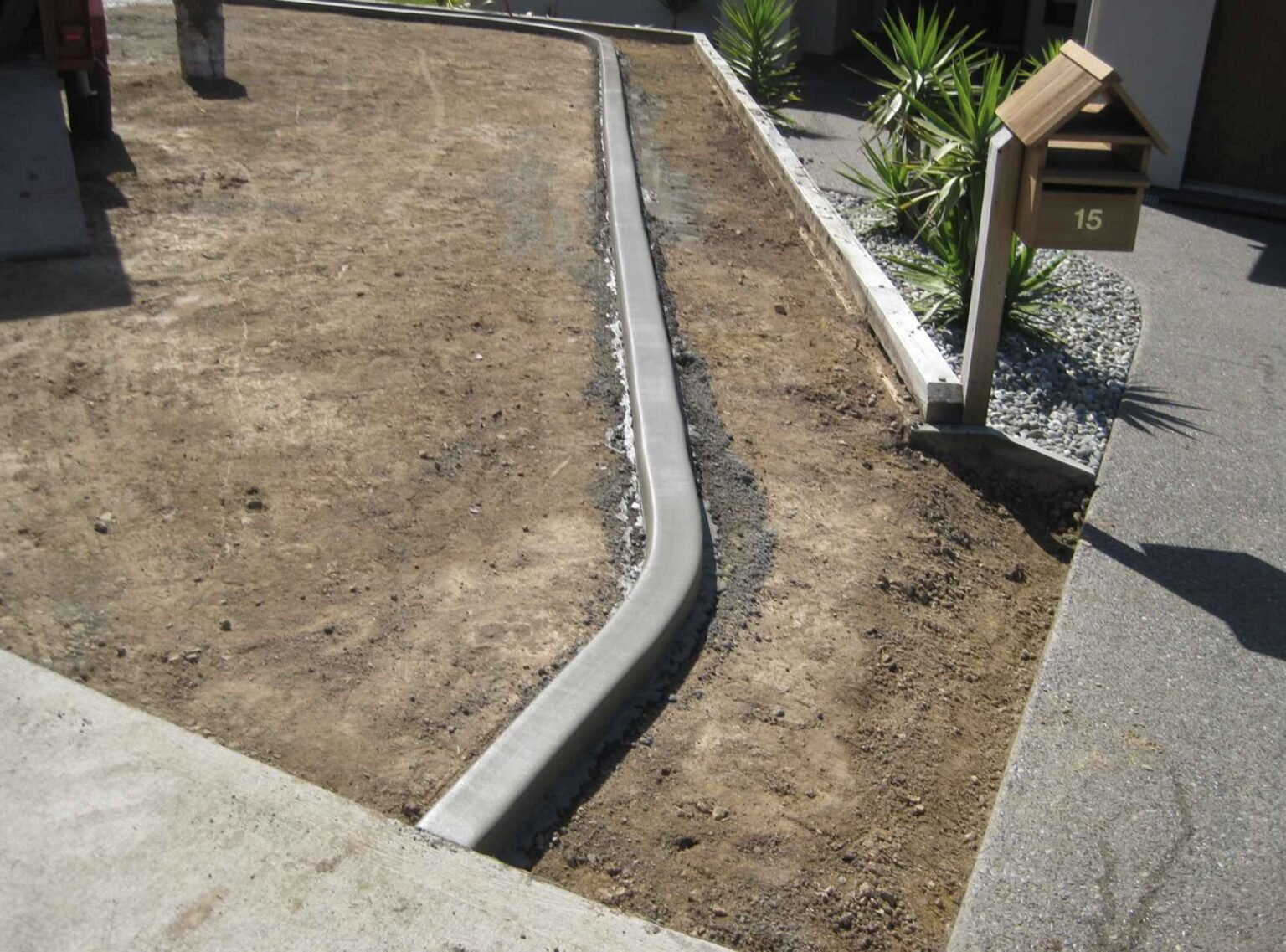 The Ultimate Guide to Concrete Garden Edging | New Plymouth Concrete Layers